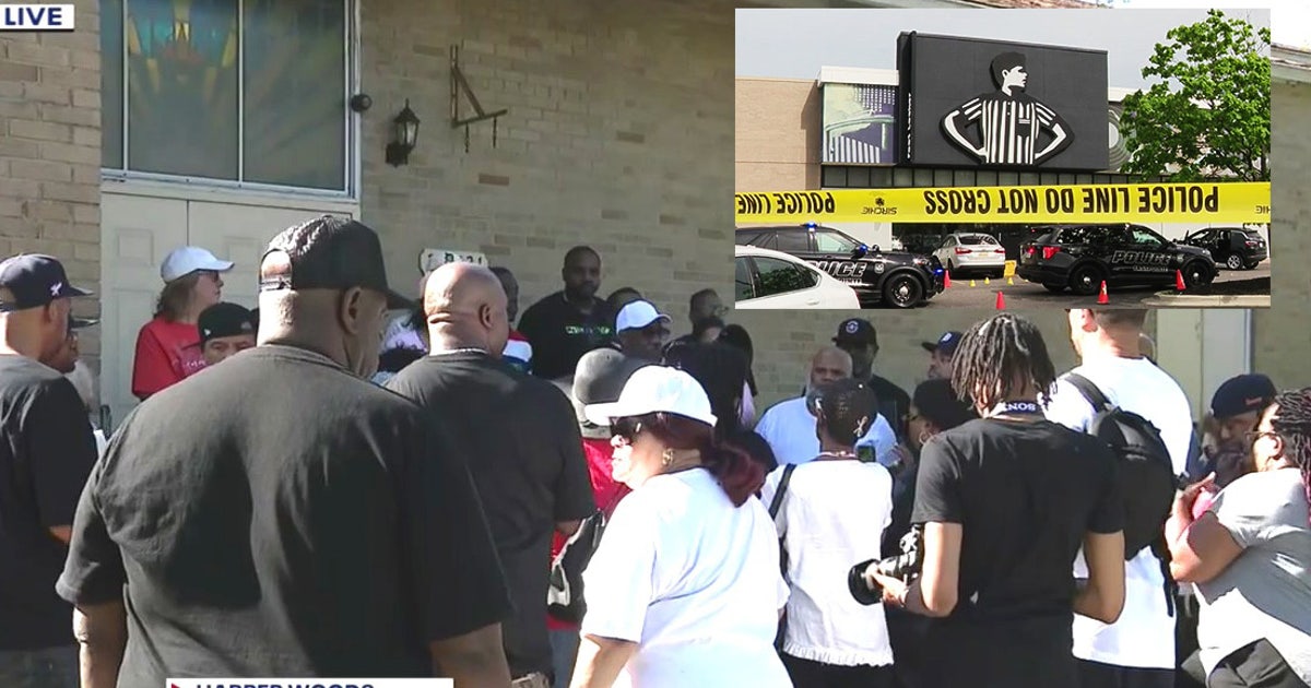 Demonstrators hold vigil after deadly shooting outside Foot Locker in ...