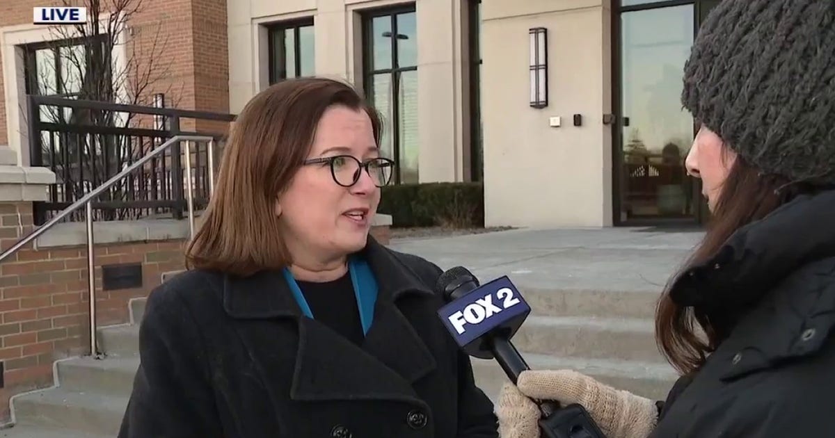 Royal Oak town hall on ICE instructs community members to form 'mutual ...