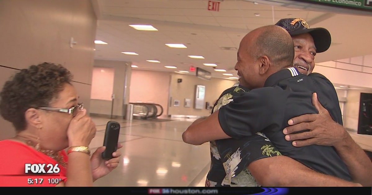 Father and 44-year-old son meet for the first time | FOX 32 Chicago