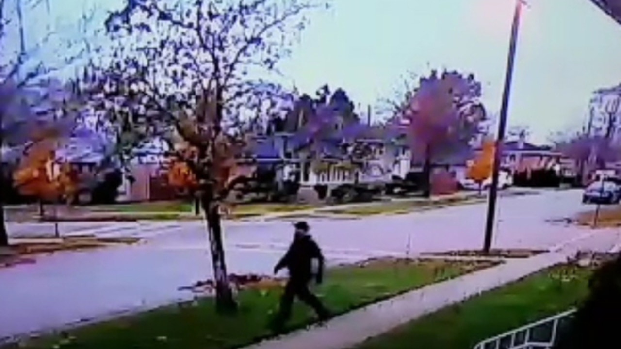 Suspect sought in Niles home break-in | FOX 32 Chicago