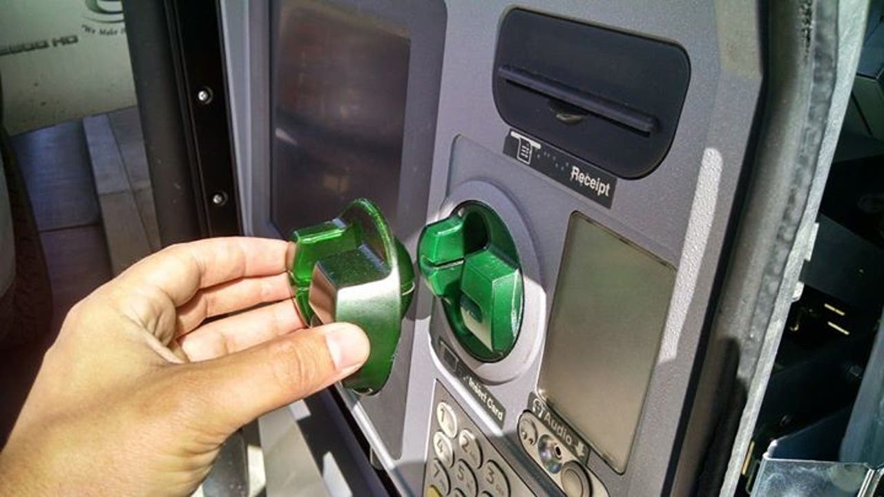 Skimming devices found on ATMs across Chicago | FOX 32 Chicago