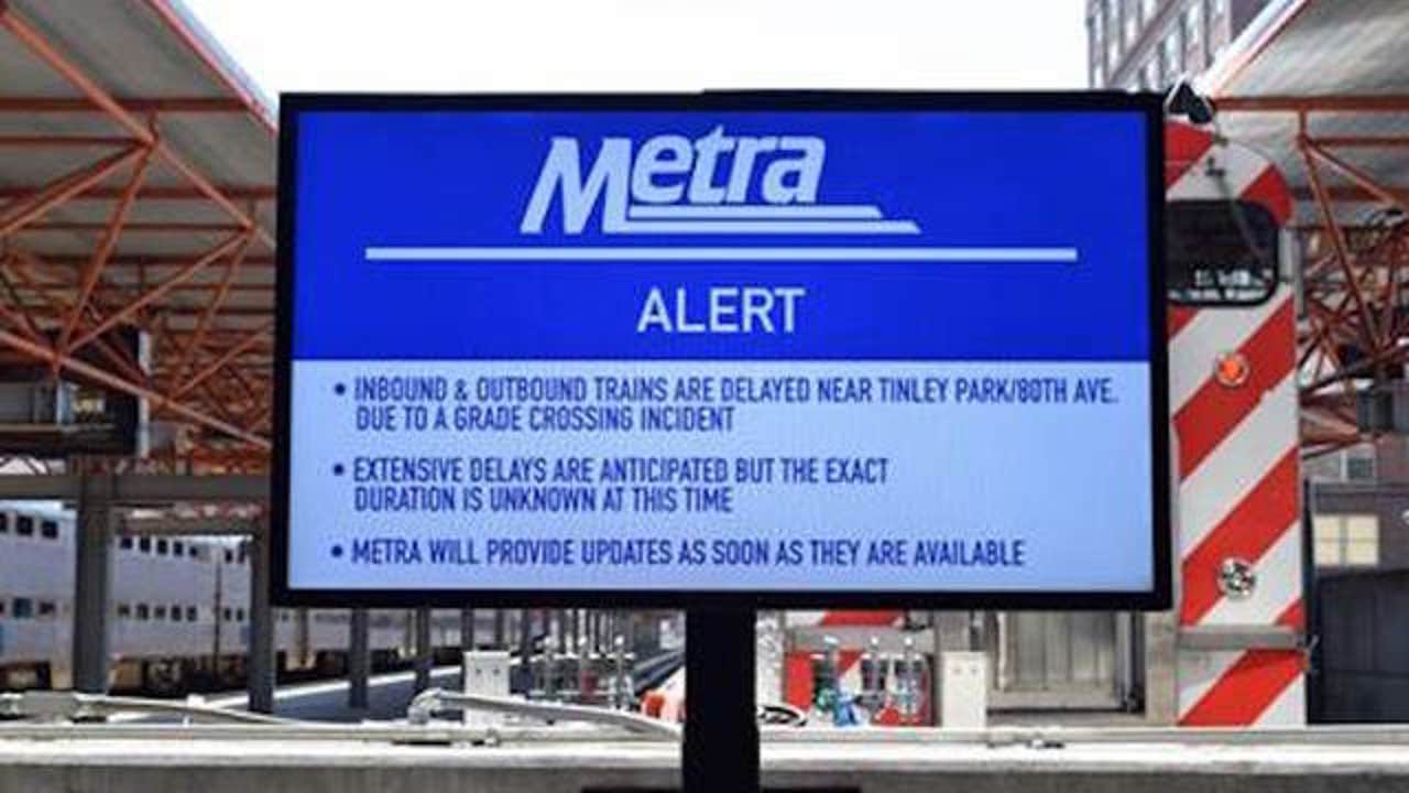 Metra to test real-time information screens at stations