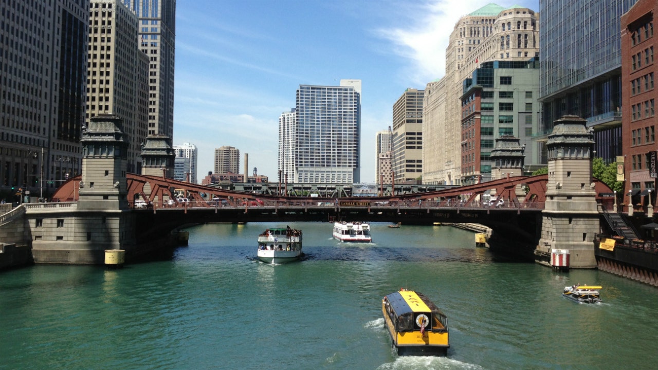 Sign of spring: Chicago River bridge testing begins