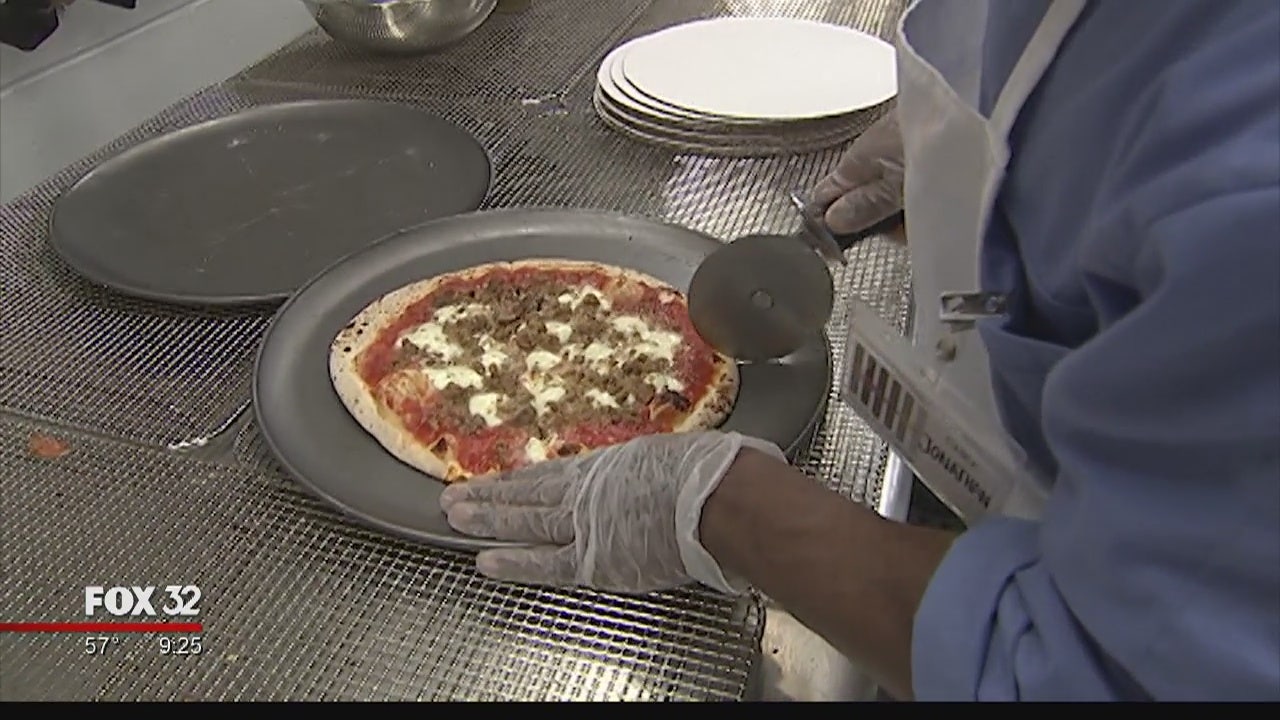 Pizza changing lives at the Cook County Jail | FOX 32 Chicago