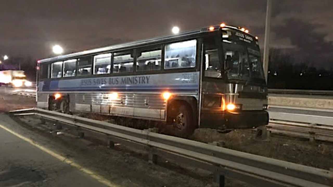 Drunk bus driver crashes, injures children on Indiana Toll Road: police