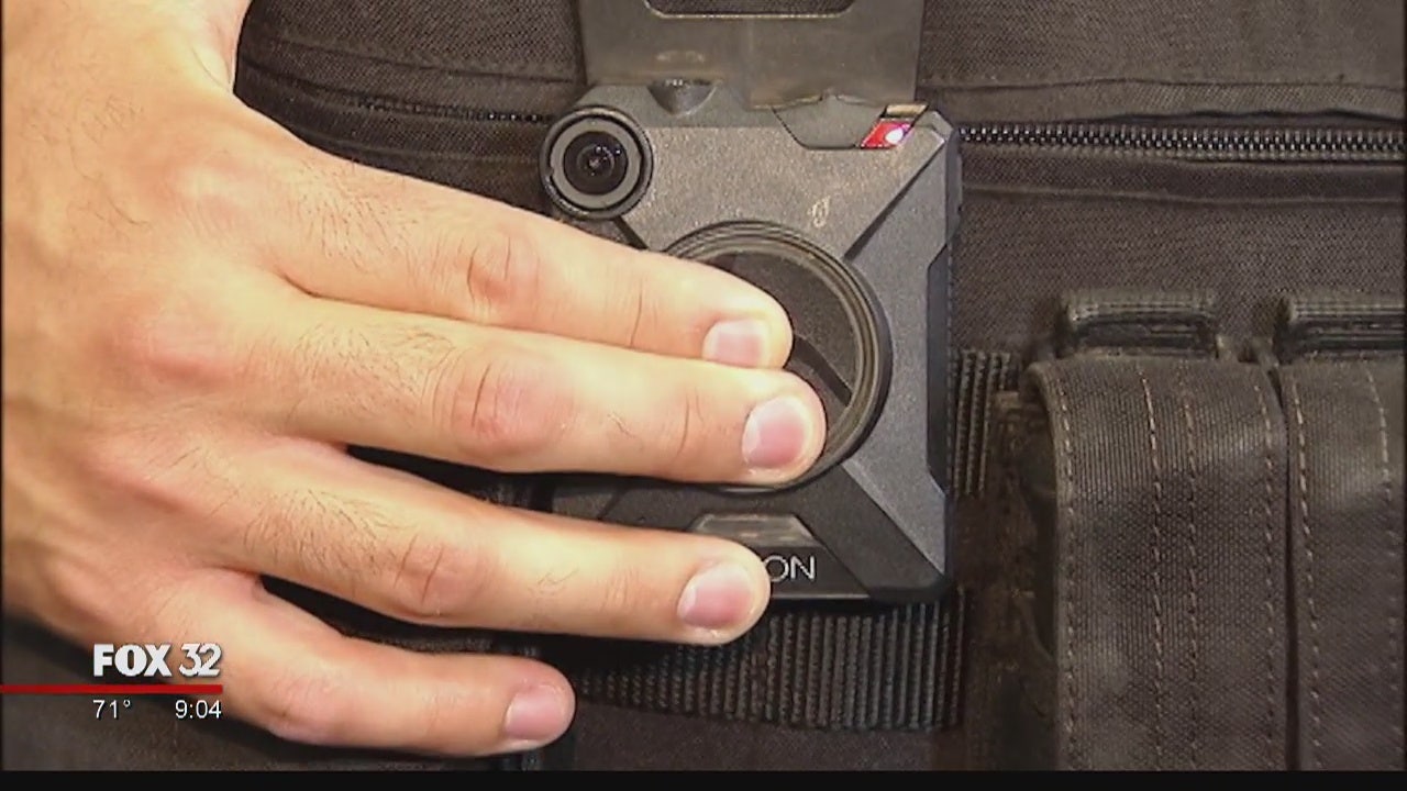 Every Chicago Police patrol officer to wear a body camera by 2018 | FOX ...