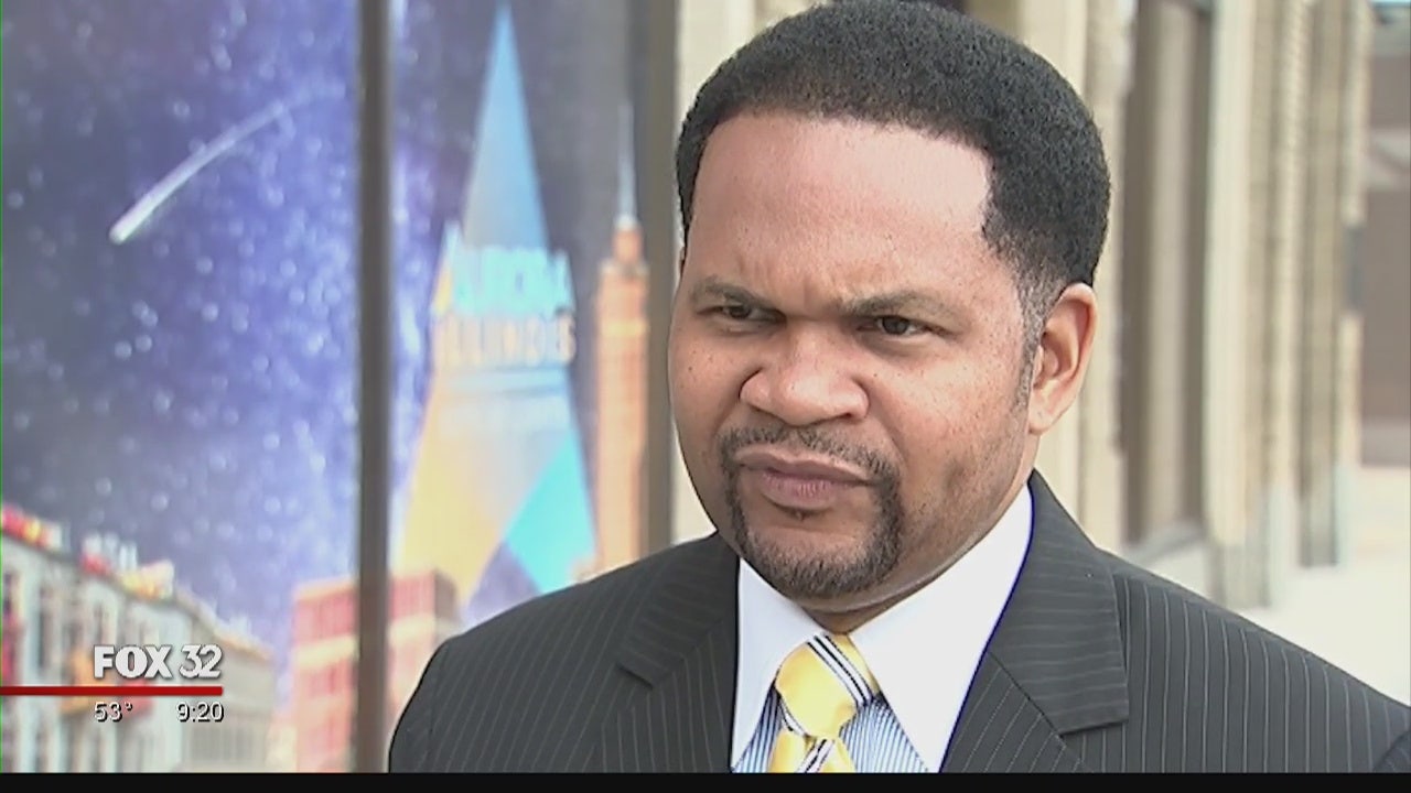 Aurora's first African American mayor sworn into office