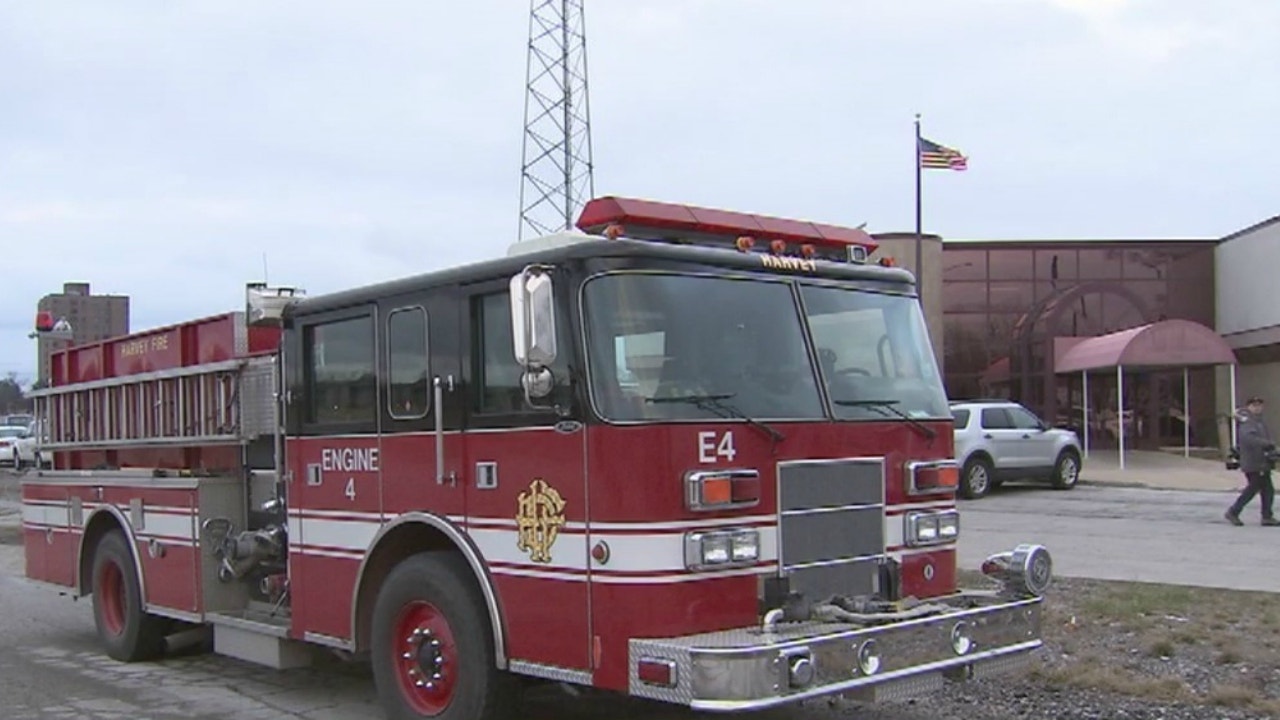 Chicago suburb of Harvey to lay off police, firefighters | FOX 32 Chicago