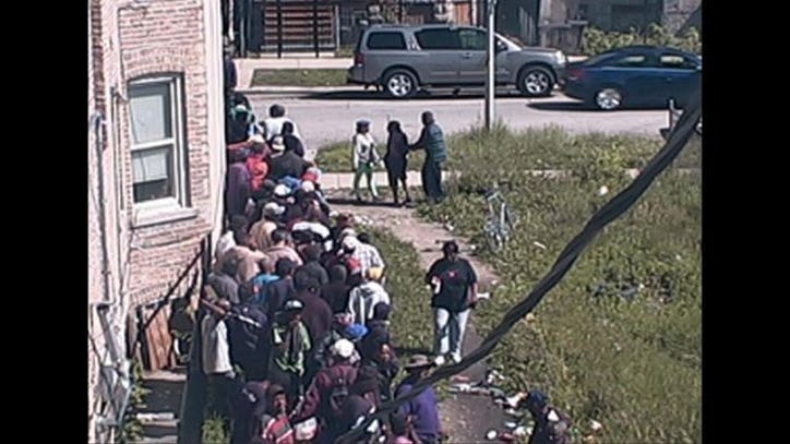 Chicago drug dealer had customers lined up around the corner, feds say ...