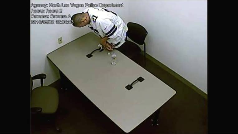 Police video shows murder suspect break cuffs, escape | FOX 32 Chicago