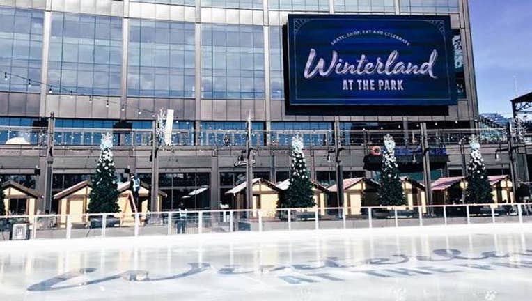 Ice skating rink officially opens outside Wrigley Field | FOX 32 Chicago Ice skating rink officially opens outside Wrigley Field | FOX 32 Chicago