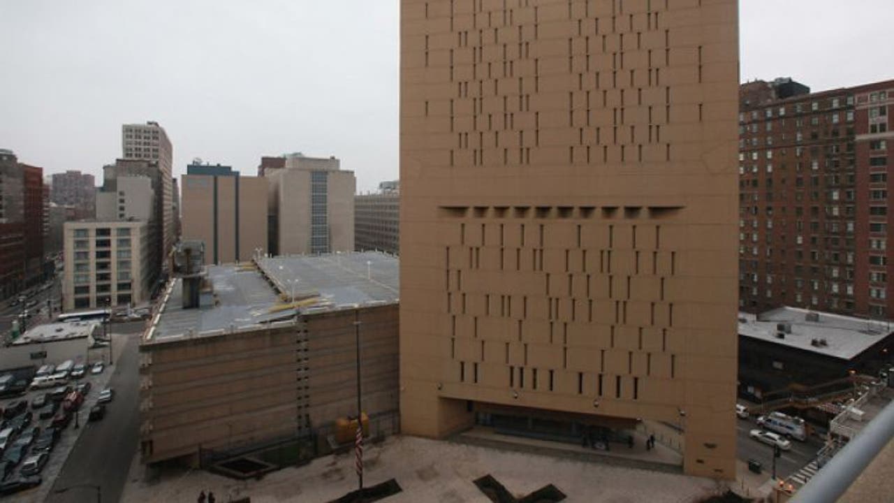 Inmate dies after throat is slashed at Metropolitan Correctional Center ...