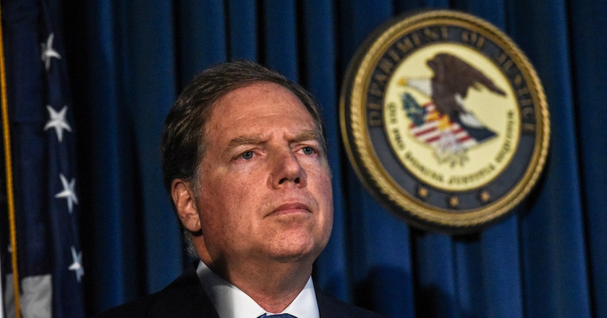 Top federal prosecutor in Manhattan leaves office, ending battle with ...