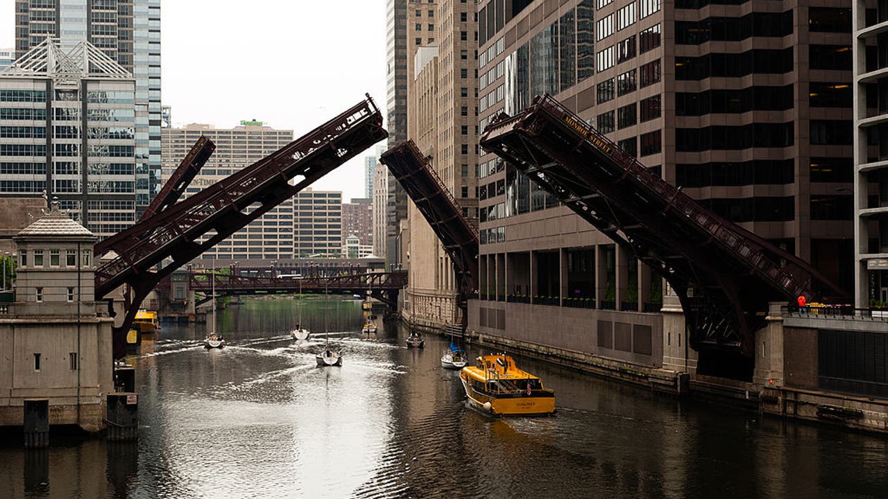 Bridge lifts planned Wednesday for Chicago River boat run | FOX 32 Chicago