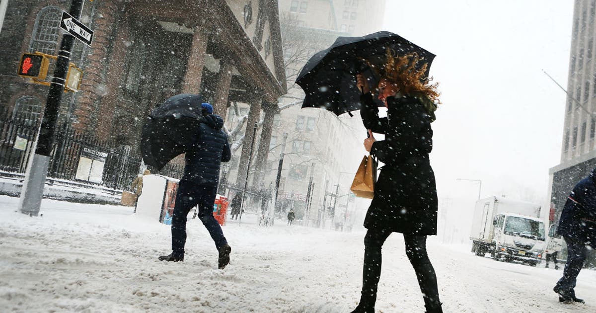 High-impact winter storm unleashes thundersnow, ice in the Midwest ...
