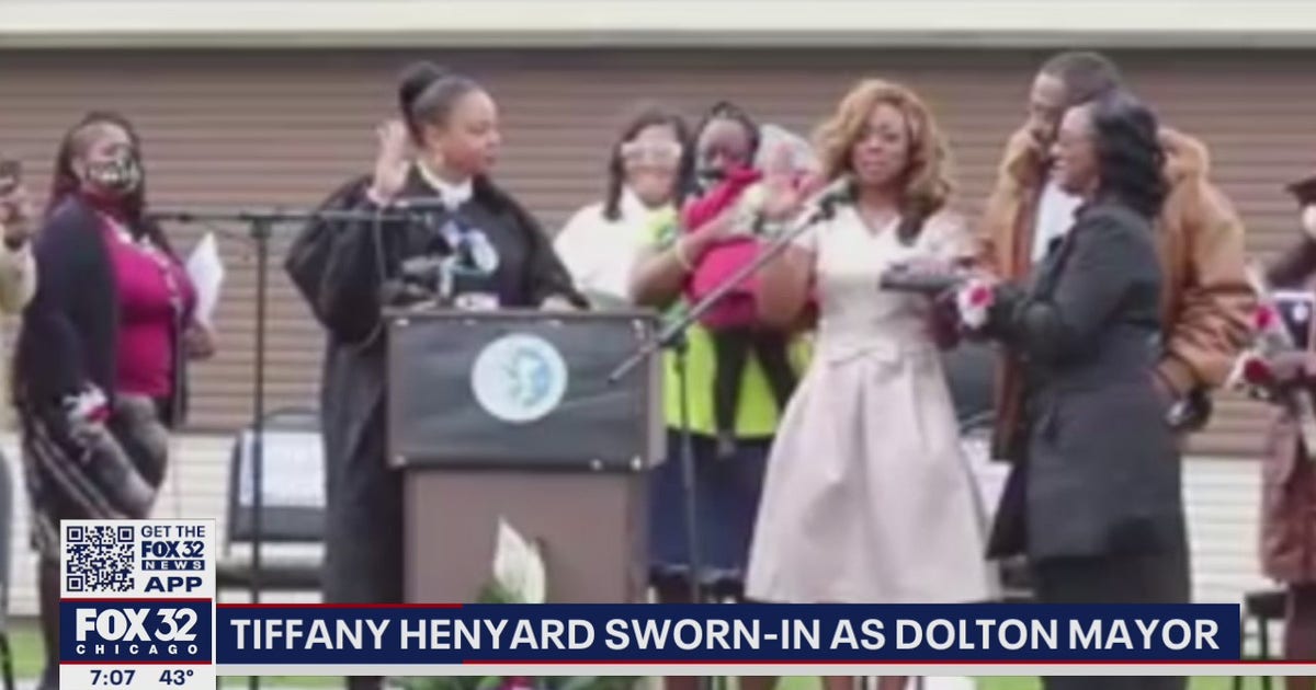 Youngest and first female Dolton mayor sworn-in | FOX 32 Chicago