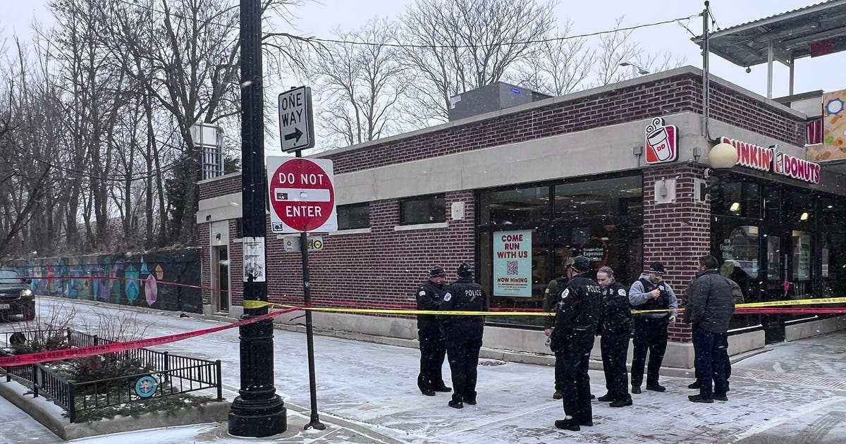 Chicago police fired upon during Rogers Park investigation | FOX 32 Chicago