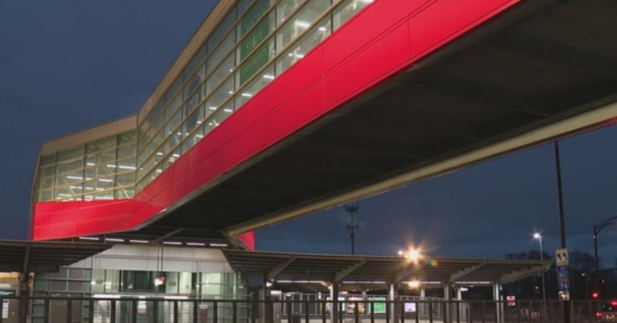 Shooting at 95th Red Line station leaves man critically wounded | FOX ...