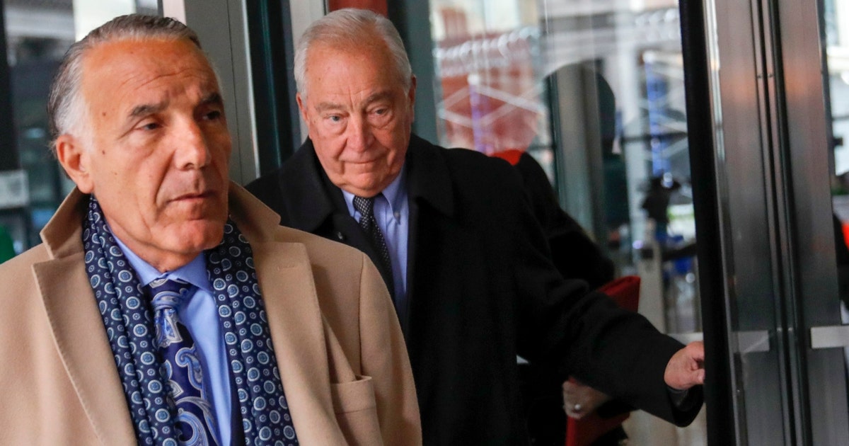 Edward Vrdolyak, ex-Chicago alderman guilty of tax evasion, released ...