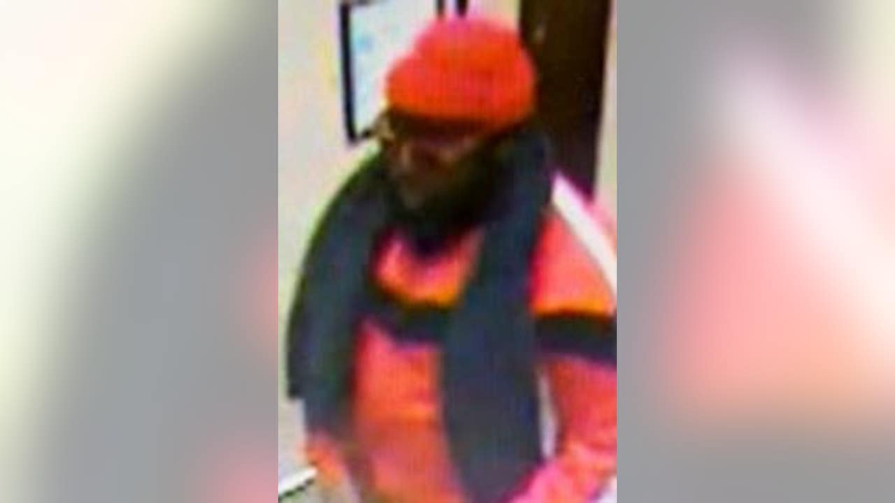 Suspect Sought For Exposing Himself On The Near West Side Fox 32 Chicago 4322