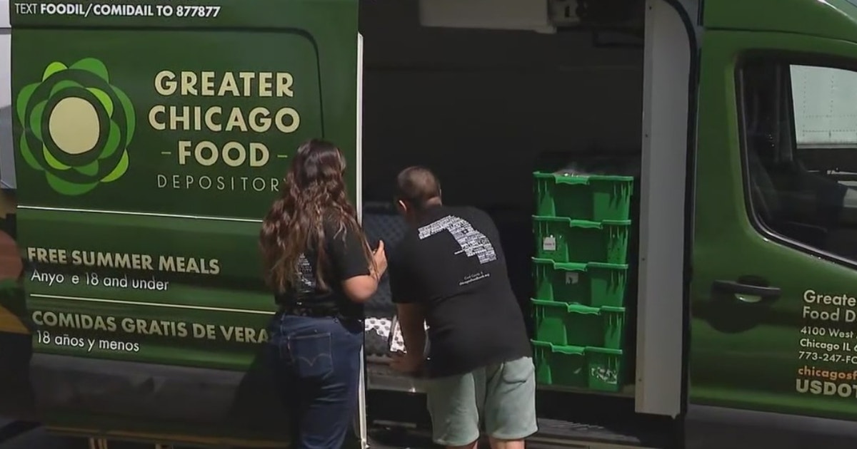 'Lunch Bus' serves healthy meals to Chicago-area children over summer ...