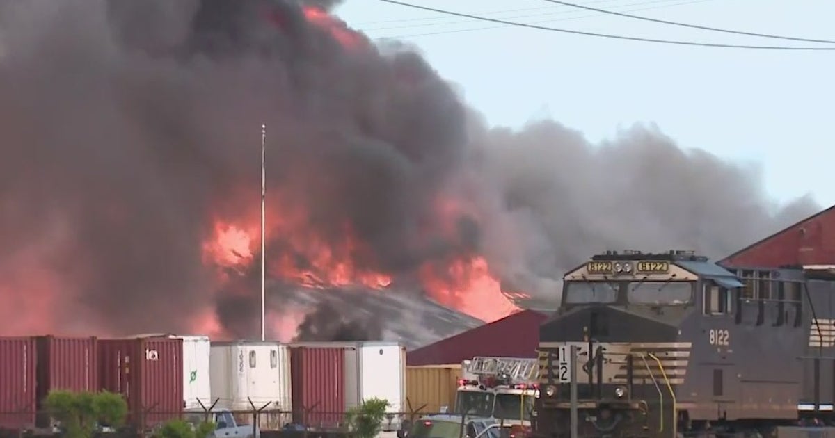 1 injured in massive warehouse fire in southern Illinois | FOX 32 Chicago
