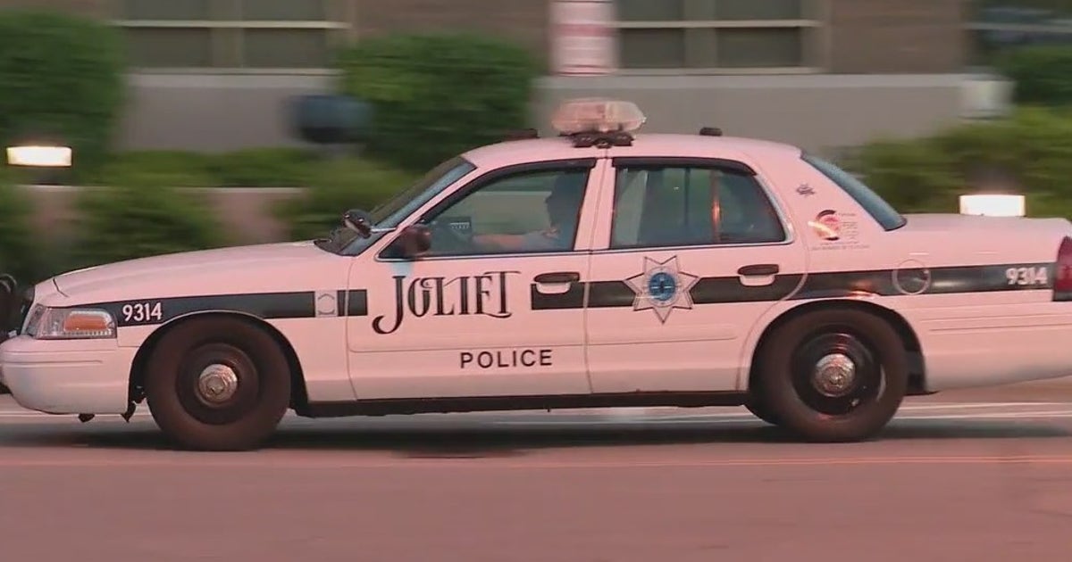 Joliet shooting: Police search for suspect after man, woman wounded at ...