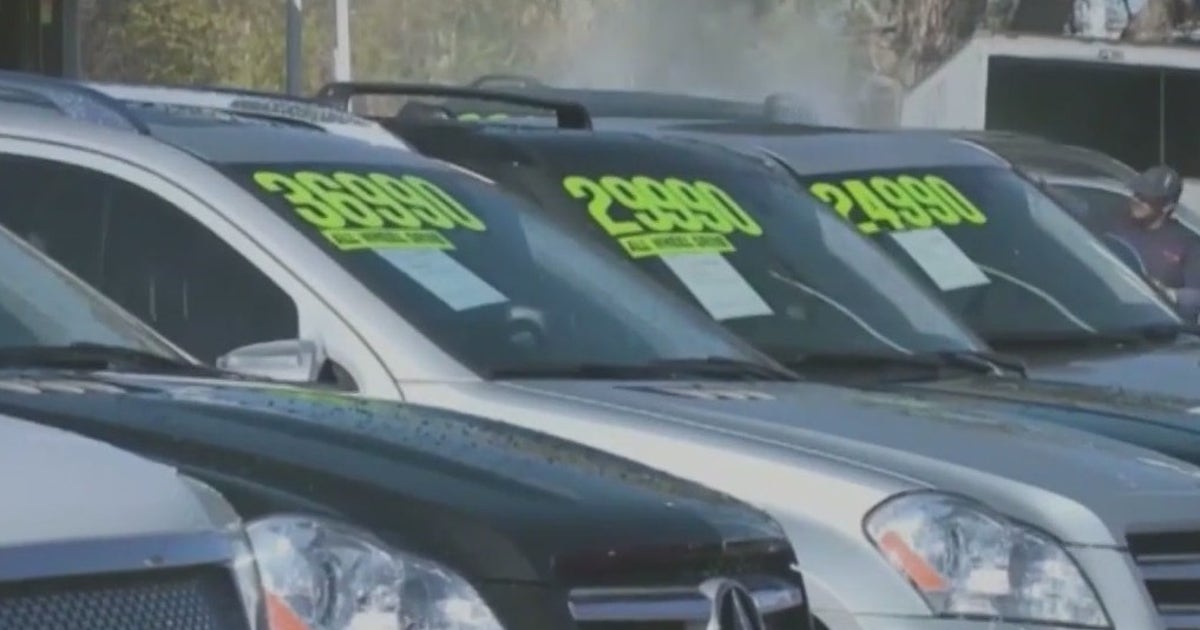 Used car prices falling after reaching record highs this year | FOX 32 ...