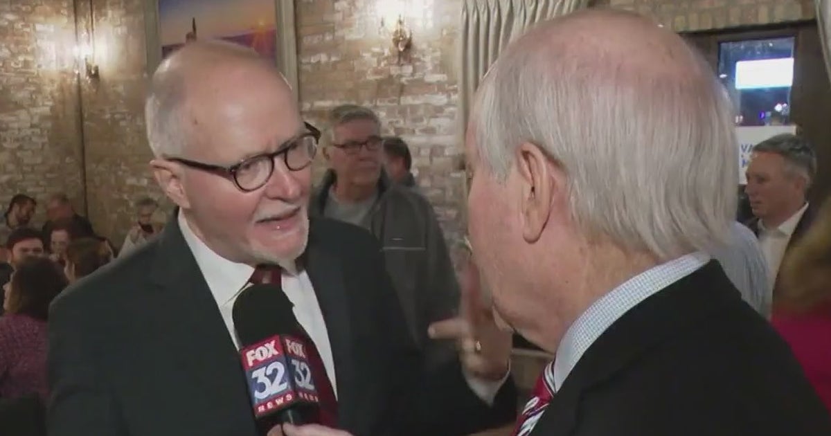 Chicago mayoral candidate Paul Vallas returns to campaign in Beverly ...