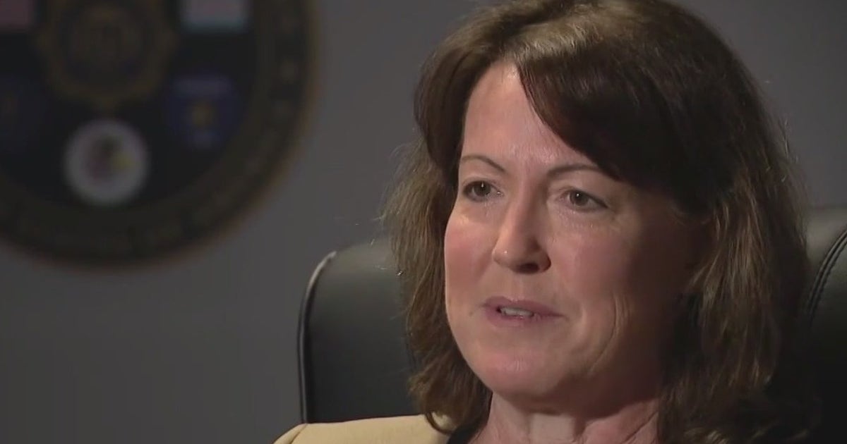 Sheila Lyons makes history as first woman to lead Chicago DEA field ...