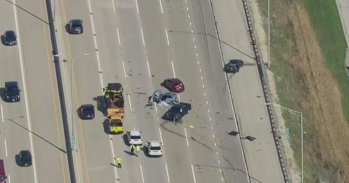 1 dead in multi-vehicle crash in Cook County, 3 others injured | FOX 32 ...