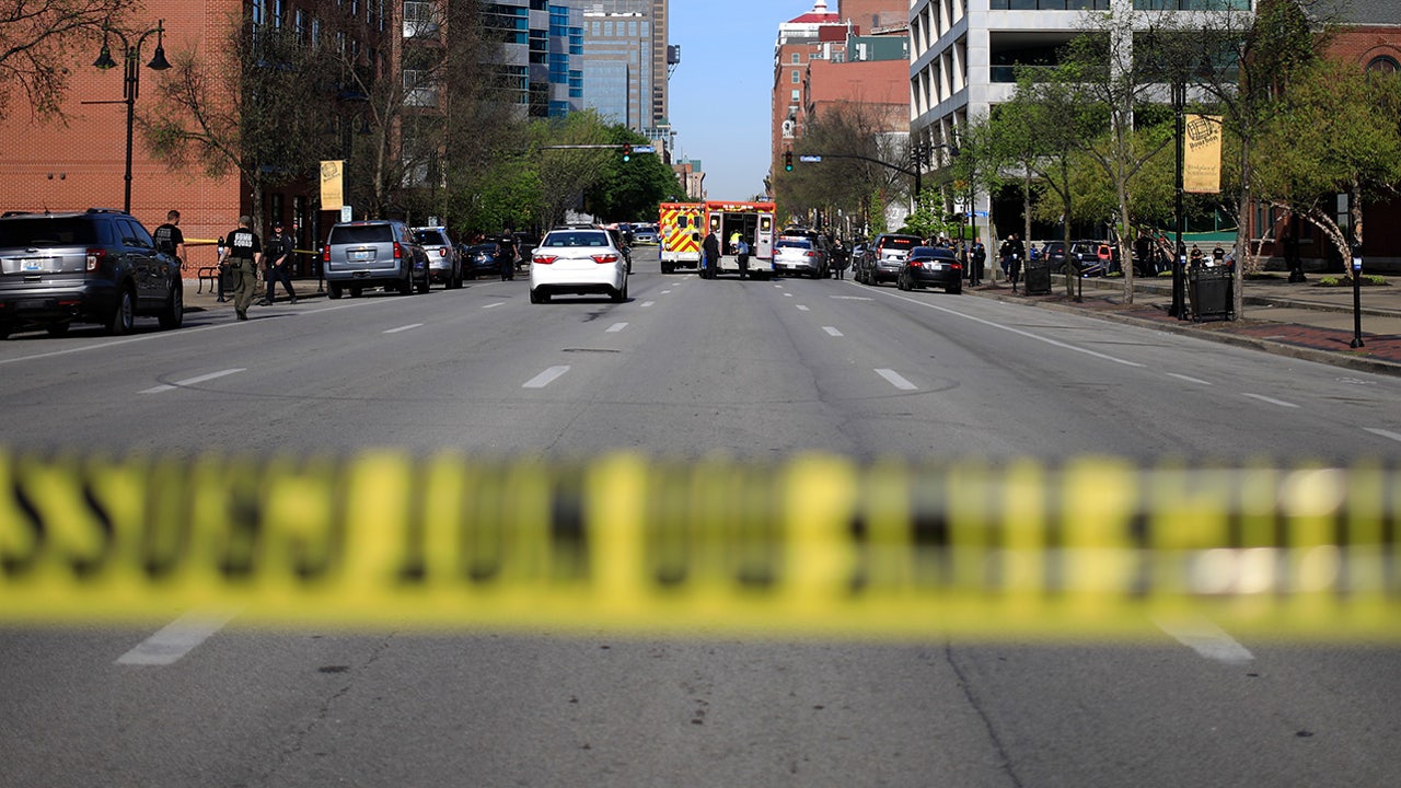 Shooting Outside Community College In Louisville Leaves 1 Dead 1