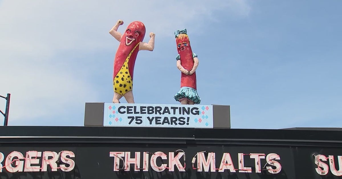 Chicago's iconic Superdawg celebrates 75 years of serving customers ...