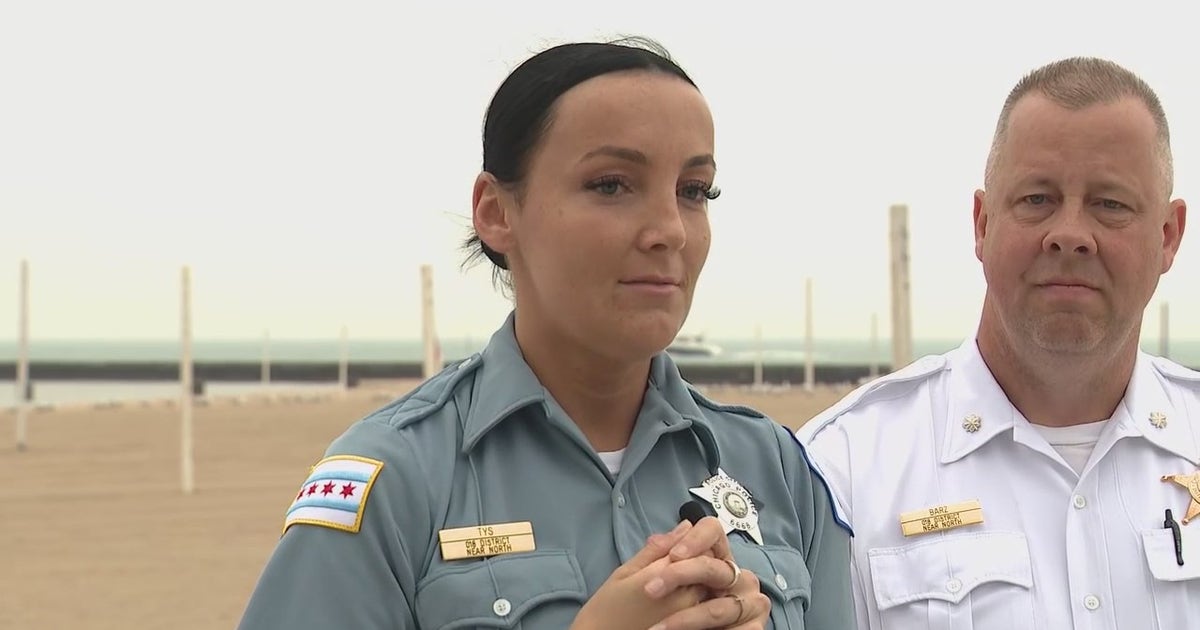 Chicago police officer hailed a hero for daring water rescue that saved ...