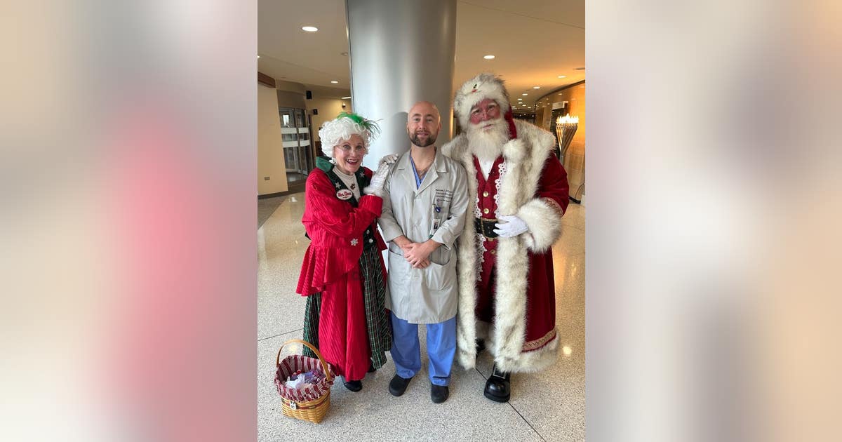 Home for the holidays: Santa Claus visits care team who saved his life ...