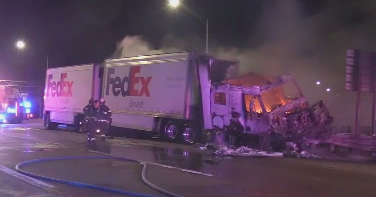 FedEx truck driver killed in fiery crash on I-294 | FOX 32 Chicago
