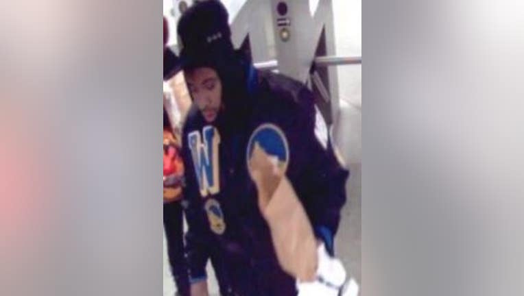Chicago Police Seek Suspect In Cta Red Line Robbery On North Side Fox
