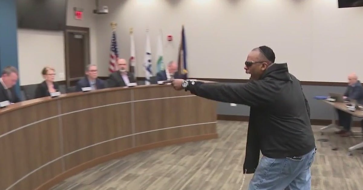 Isaac Goodlow III: Carol Stream board meeting gets heated after release ...