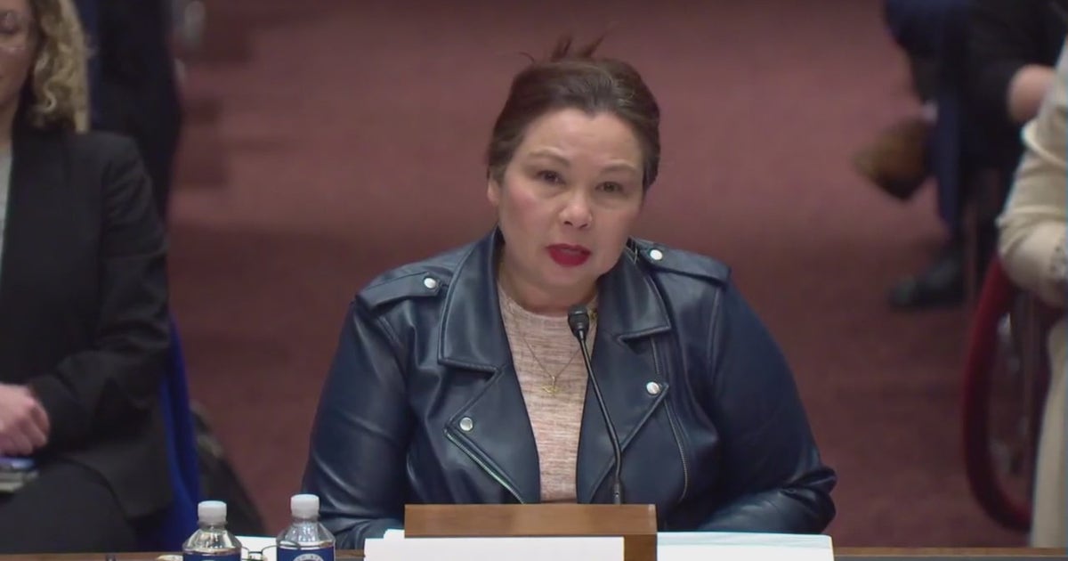 Duckworth advocates for reproductive rights, IVF | FOX 32 Chicago