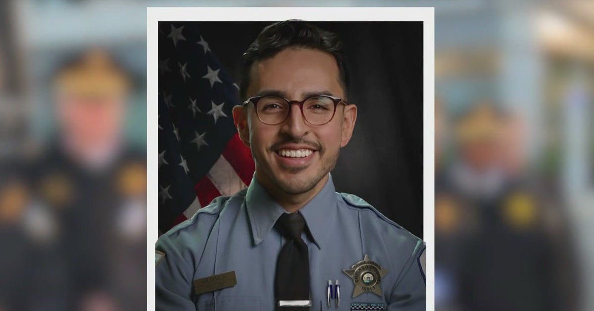 Funeral and visitation to honor Chicago Police Officer Luis Huesca ...