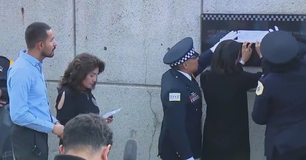 Fallen Chicago Police Officer Luis Huesca’s name added to Gold Star ...