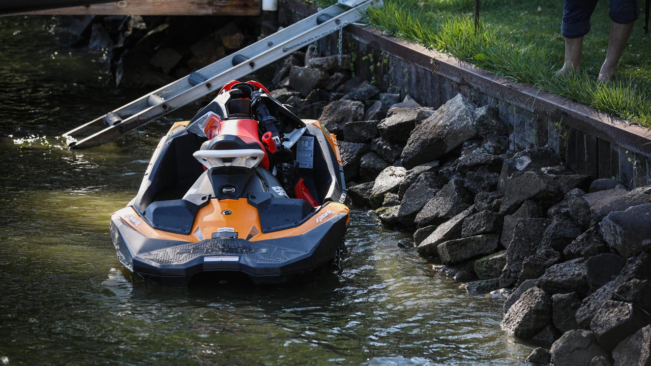 Man seriously injured in WaveRunner crash on Fox River in Cary ...