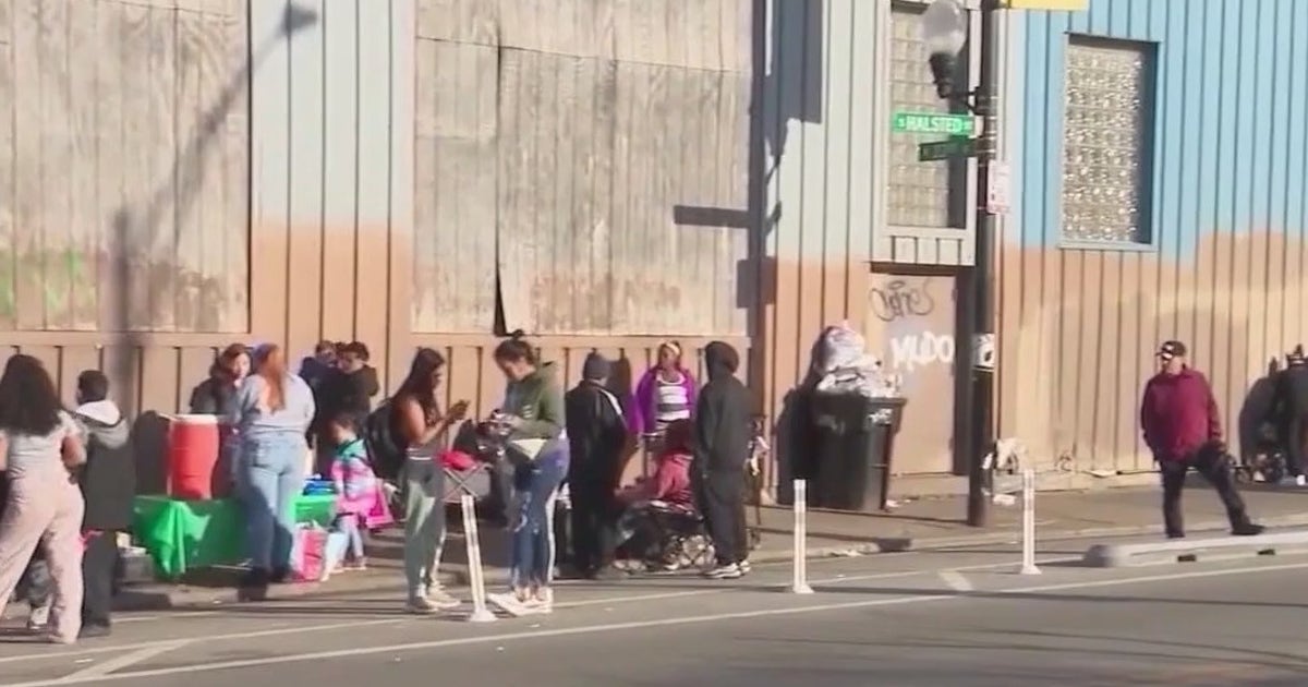 Trump Administration to begin immigration raids in Chicago next week ...