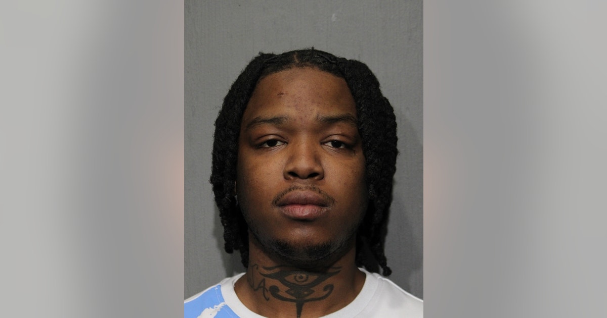 Chicago man charged in South Side armed robbery | FOX 32 Chicago