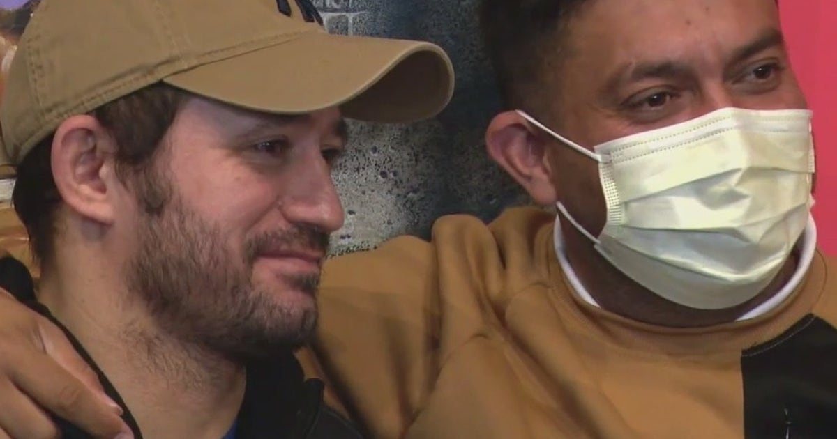 Venezuelan man released by ICE reunites with Chicago brother in need of ...