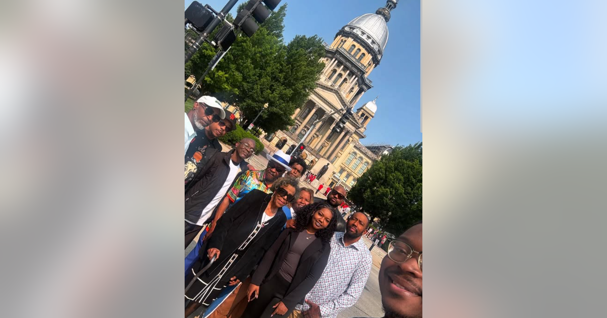 Larry Hoover's family, supporters lobby for release in Springfield ...
