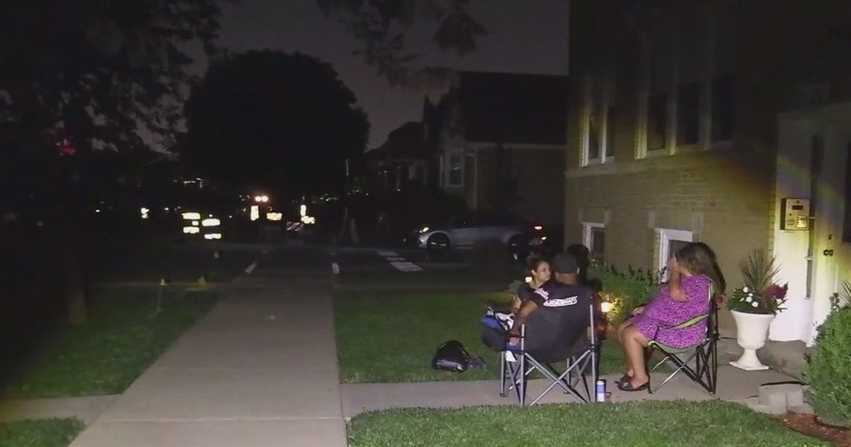 Belmont Cragin residents cope with blackout as heat and humidity strain ...