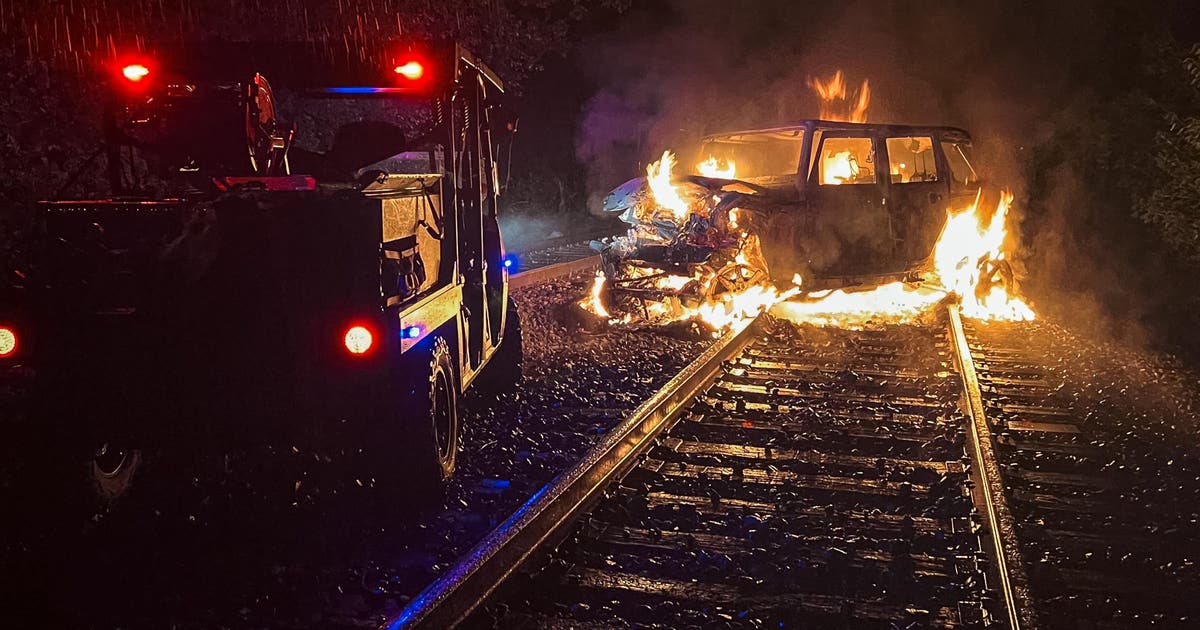 Fiery crash between freight train, vehicle in Chicago suburb leaves ...