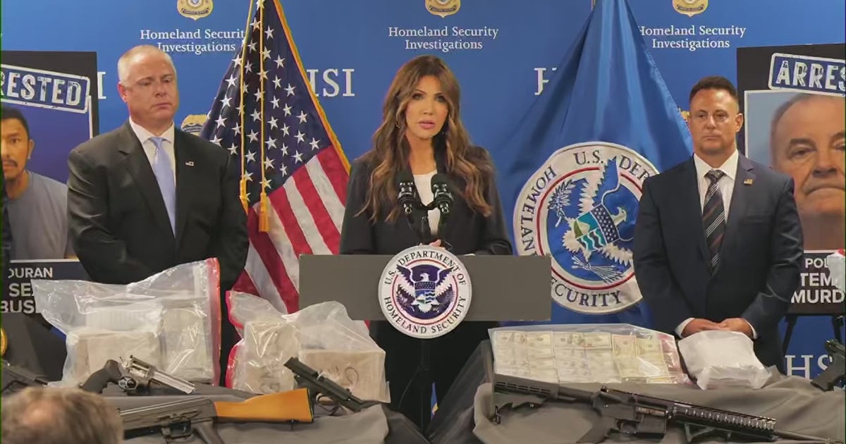 WATCH: DHS Secretary Kristi Noem talks ICE arrests in Chicago area ...