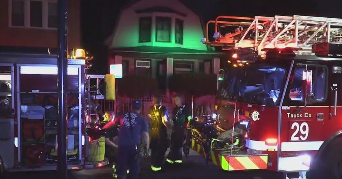 Chicago firefighter hurt while battling West Side blaze | FOX 32 Chicago